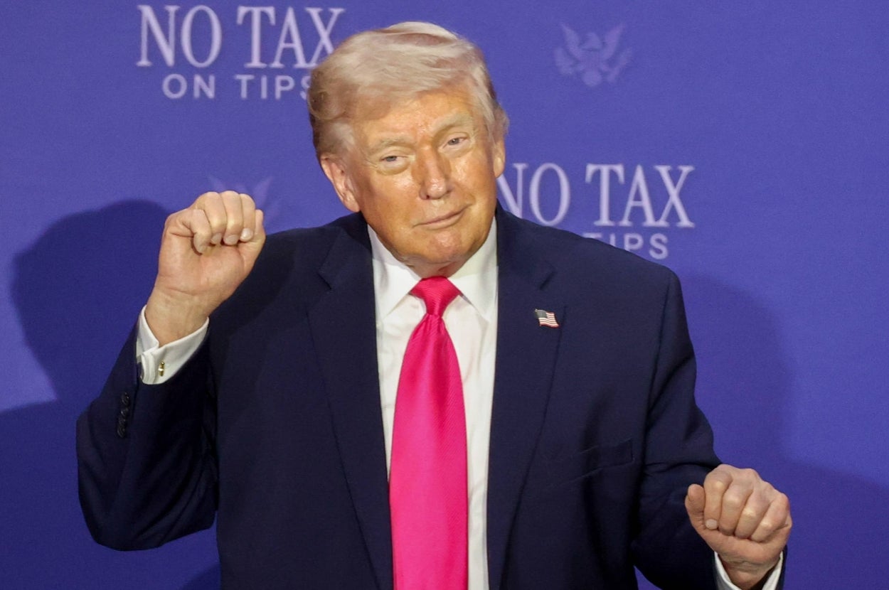 Body language experts have this 1 thing to say about Trump's dance moves