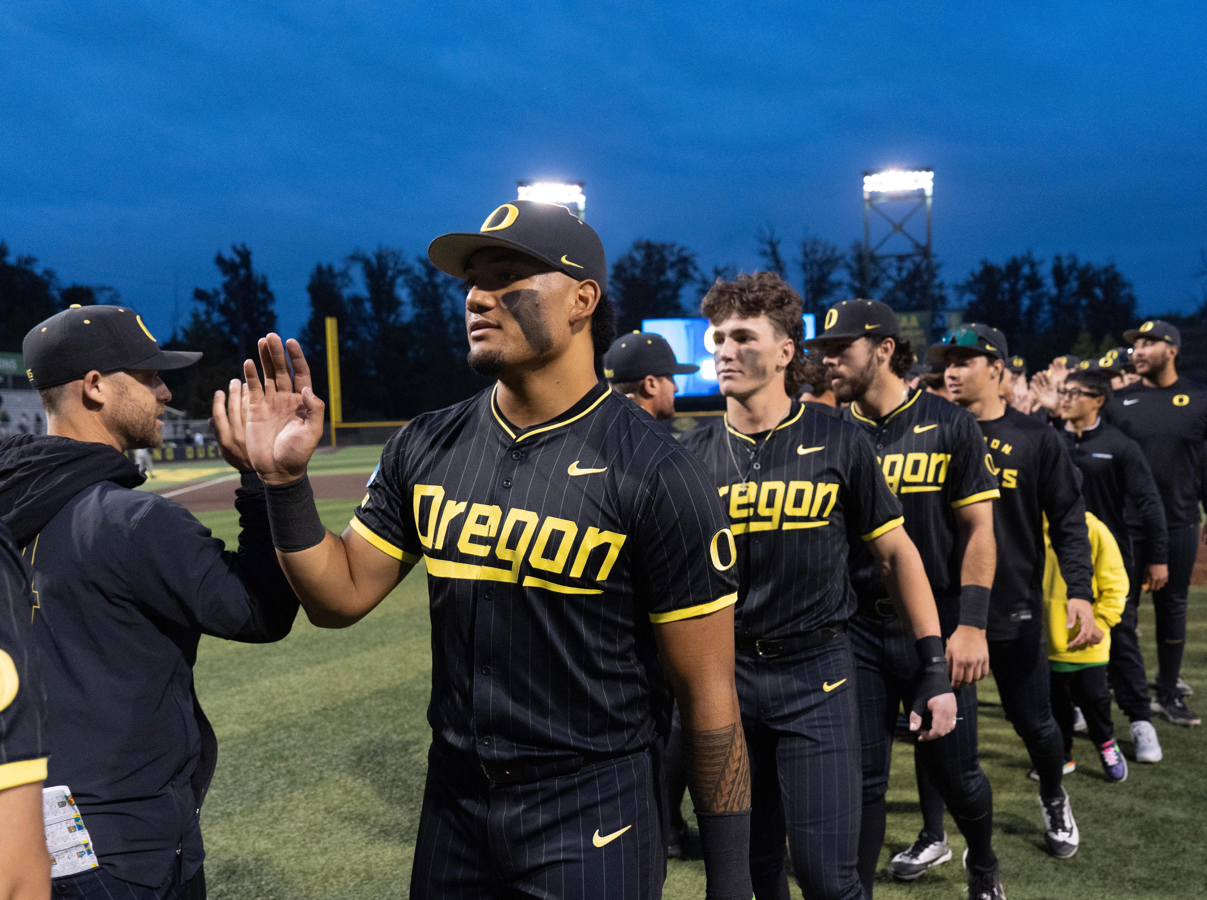 Ducks take a 4-1 lead in the seventh inning; live updates
