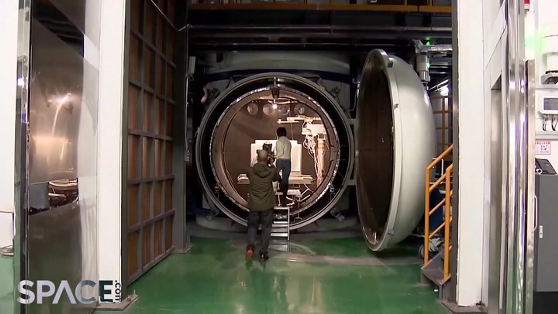 Watch video: A space environment simulation chamber