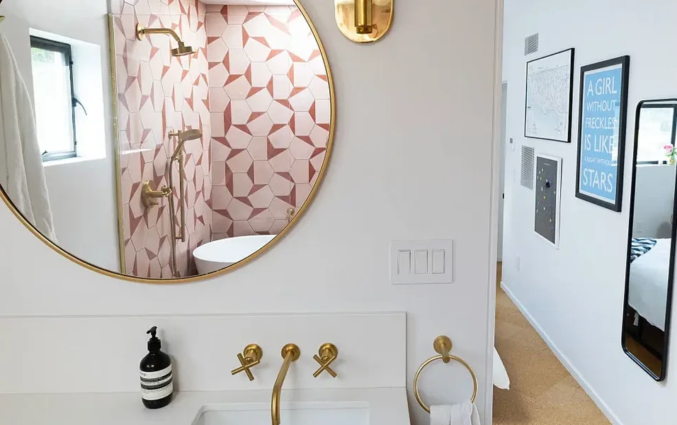 Designers urge bold, rule-breaking ideas for small bathrooms