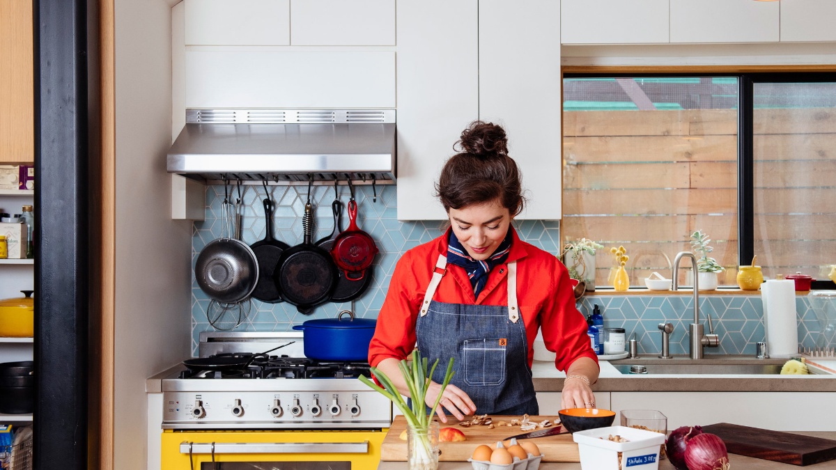 6 kitchen items professional chefs say you should toss from your ...