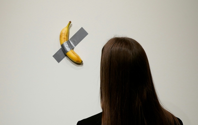 French museum reports theft of arty banana