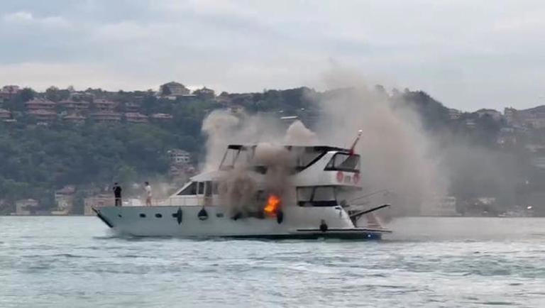 İstanbul Bebek sahili açıklarında teknede korkutan yangın