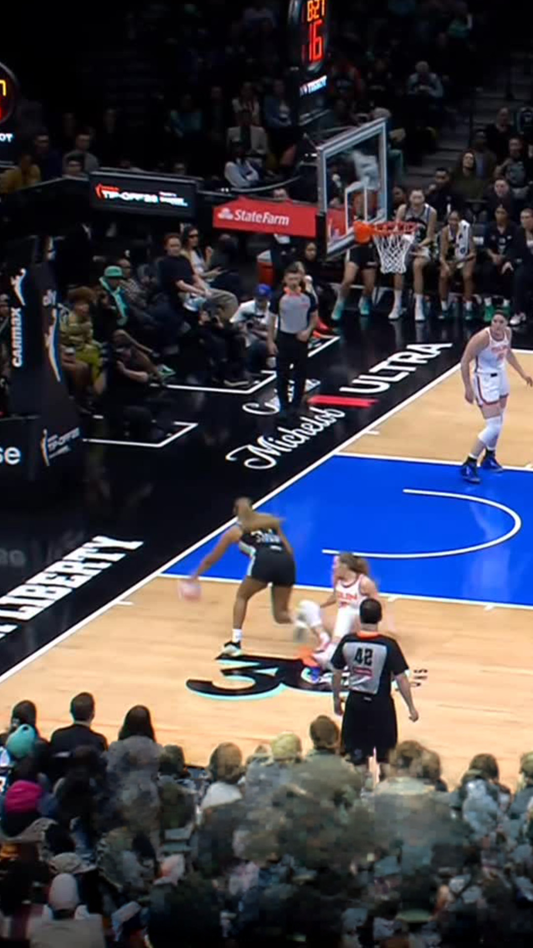Betnijah Laney-Hamilton baseline jumper | New York Liberty vs ...