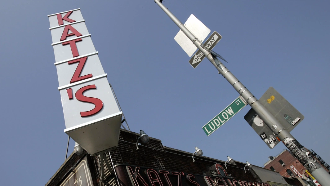 15 iconic restaurants across the United States