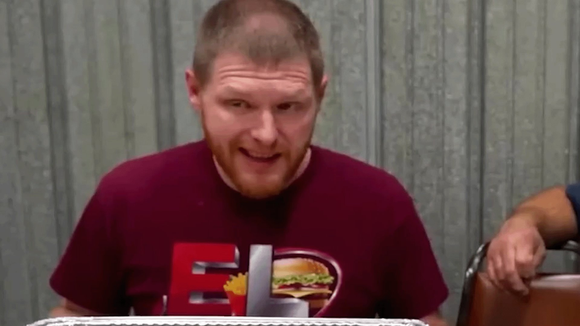 Big Poppa's BBQ 10lb chili dog challenge