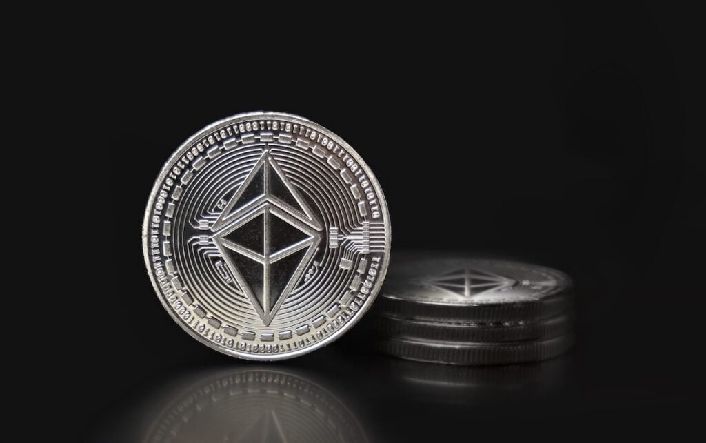 Ethereum price slowly forms a risky pattern as Wall Street investors ...