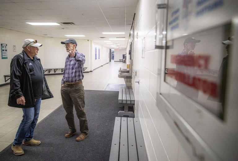 His heart stopped for 17 minutes at the rink. How a CPR refresher ...