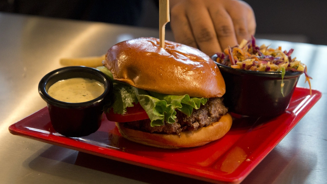 4 chains serving butter-toasted burger buns