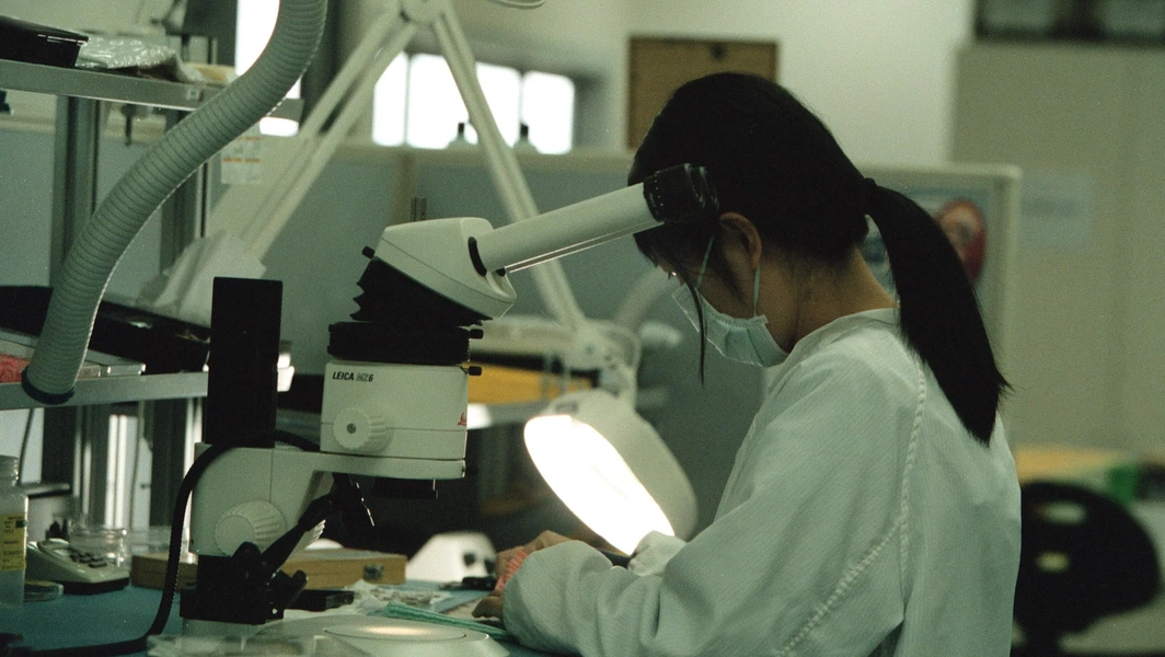 Giriraj Singh opens advanced medical textiles lab in Vizag
