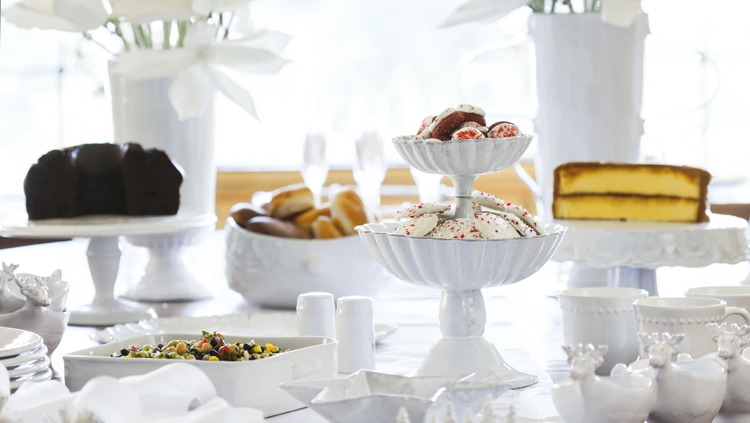 DIY cake stands that wow any table