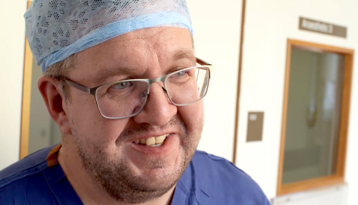 Doctor with gruesome fetish gets struck off after removing own legs