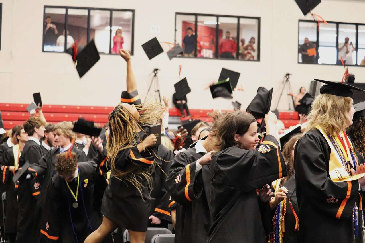 Edwardsville High School celebrates 550 graduates at Class of 2026 ...