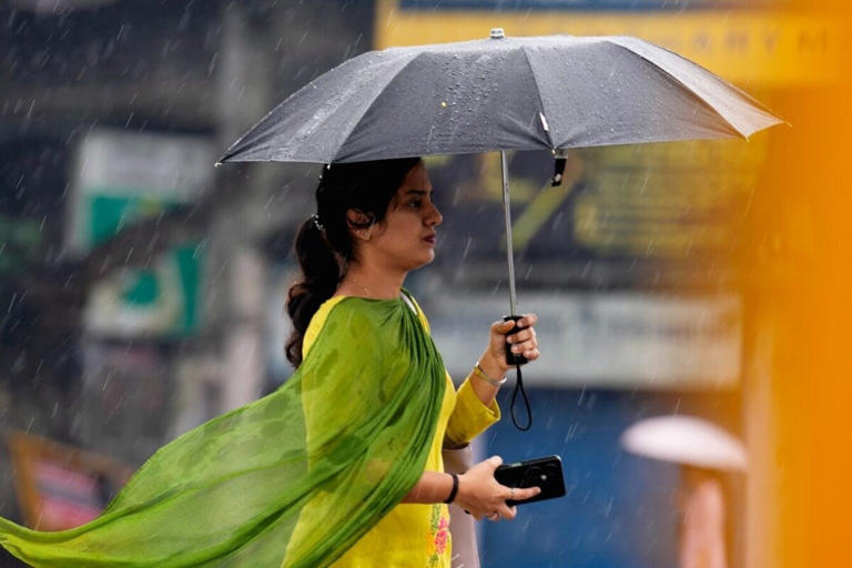 IMD issues heavy rain alert: Here's how to protect yourself from ...