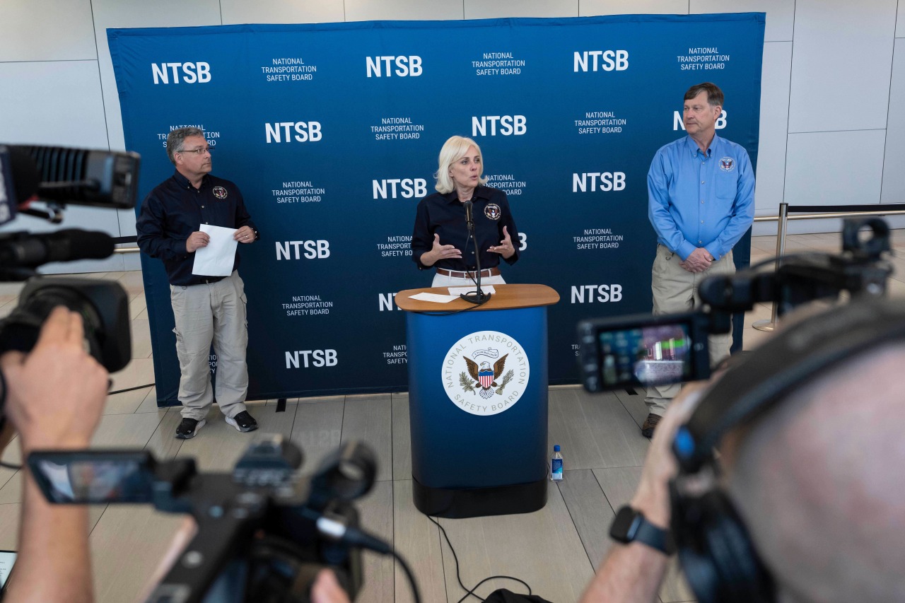 This $50,000 safety fix is dividing the aviation industry and Washington