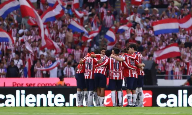 Chivas ilusiona a su afición con Kevin Castañeda y una alineación de ...