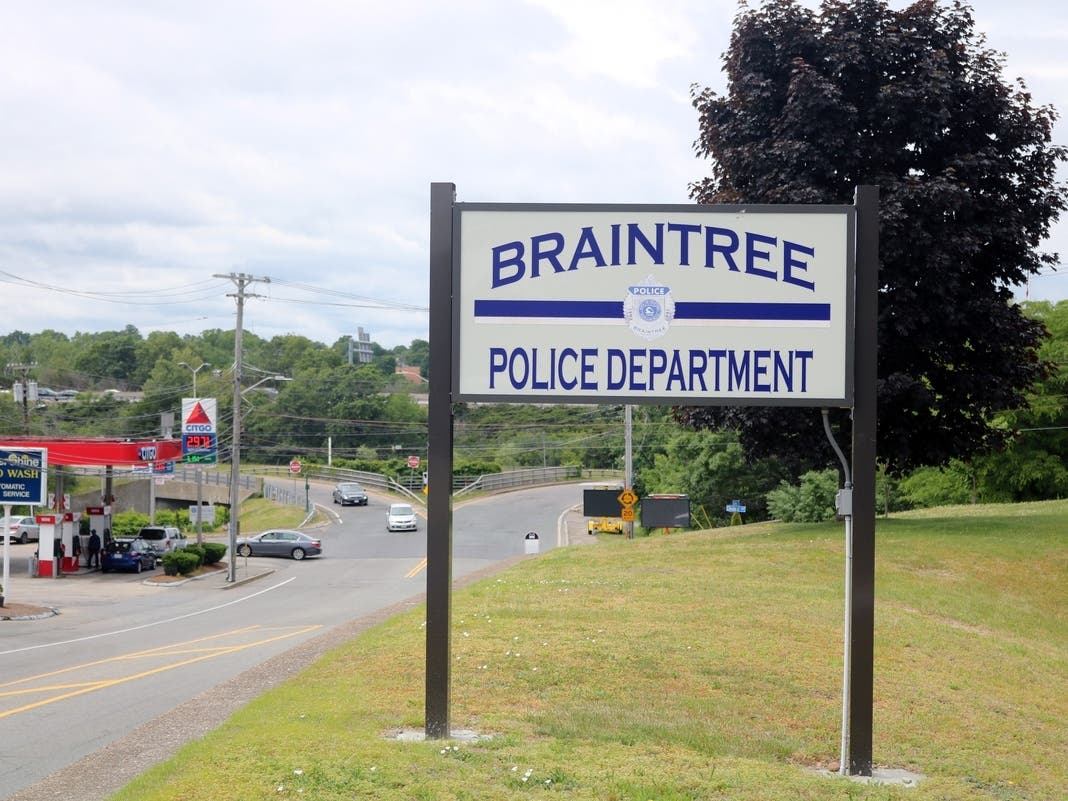 Guns nabbed, 2 arrests made after Braintree car chase early Sunday: Police
