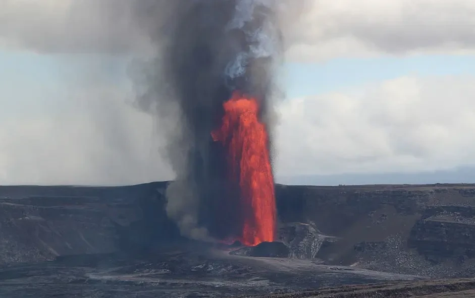 Kilauea eruption alert as summit vents show intense activity