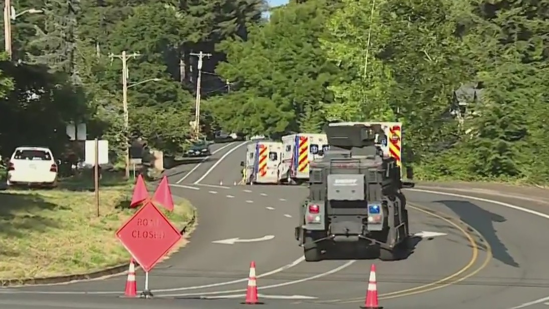 Armored vehicles, ambulances descend on Sandy shooting investigation ...
