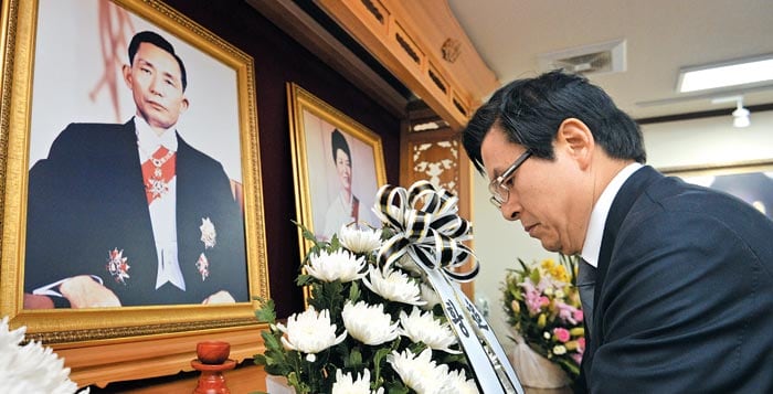 Hwang Kyo-ahn's attacks stall conservative unification talks