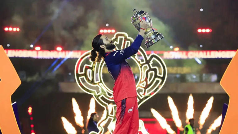 RCB captain Rajat Patidar's four-word post after joining MS Dhoni ...