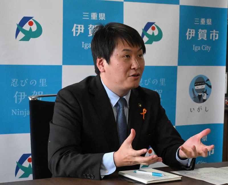 Japan mayor defends hiring foreigners as regular municipal staff ...
