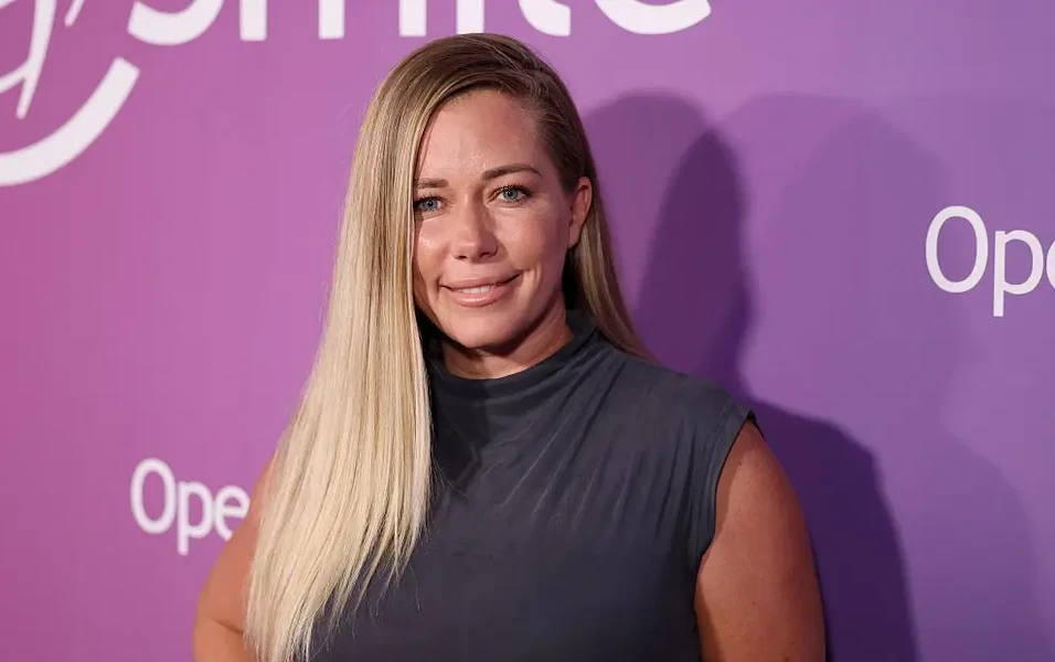 Kendra Wilkinson fires back at breast implant criticism