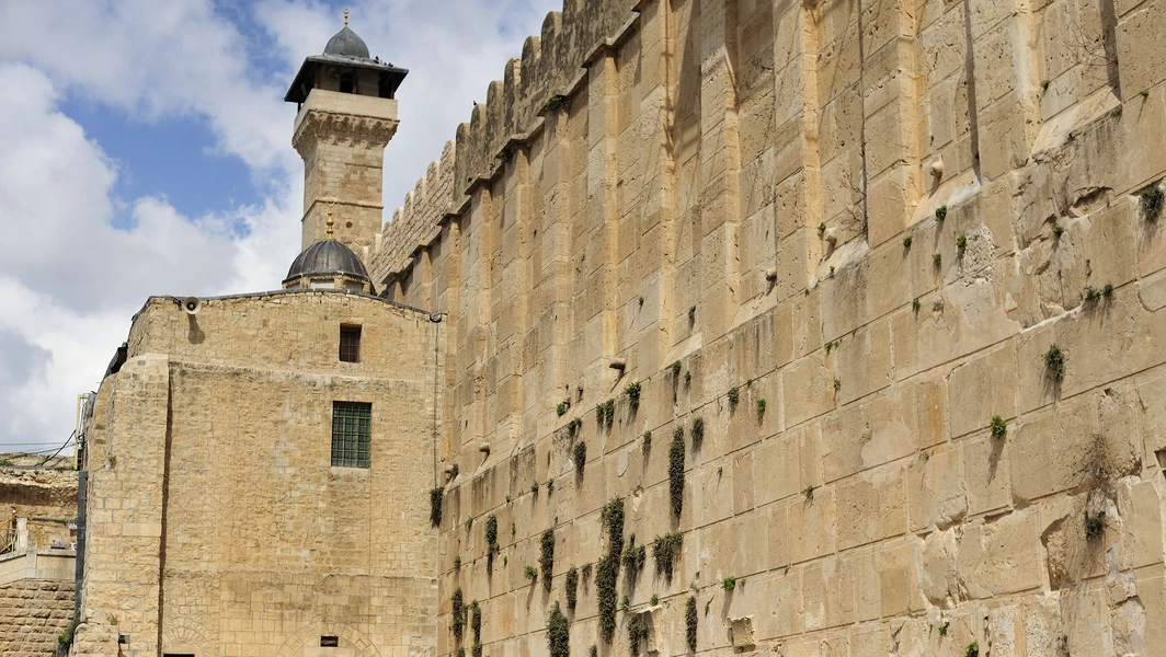 Biblical perspectives on cremation and burial