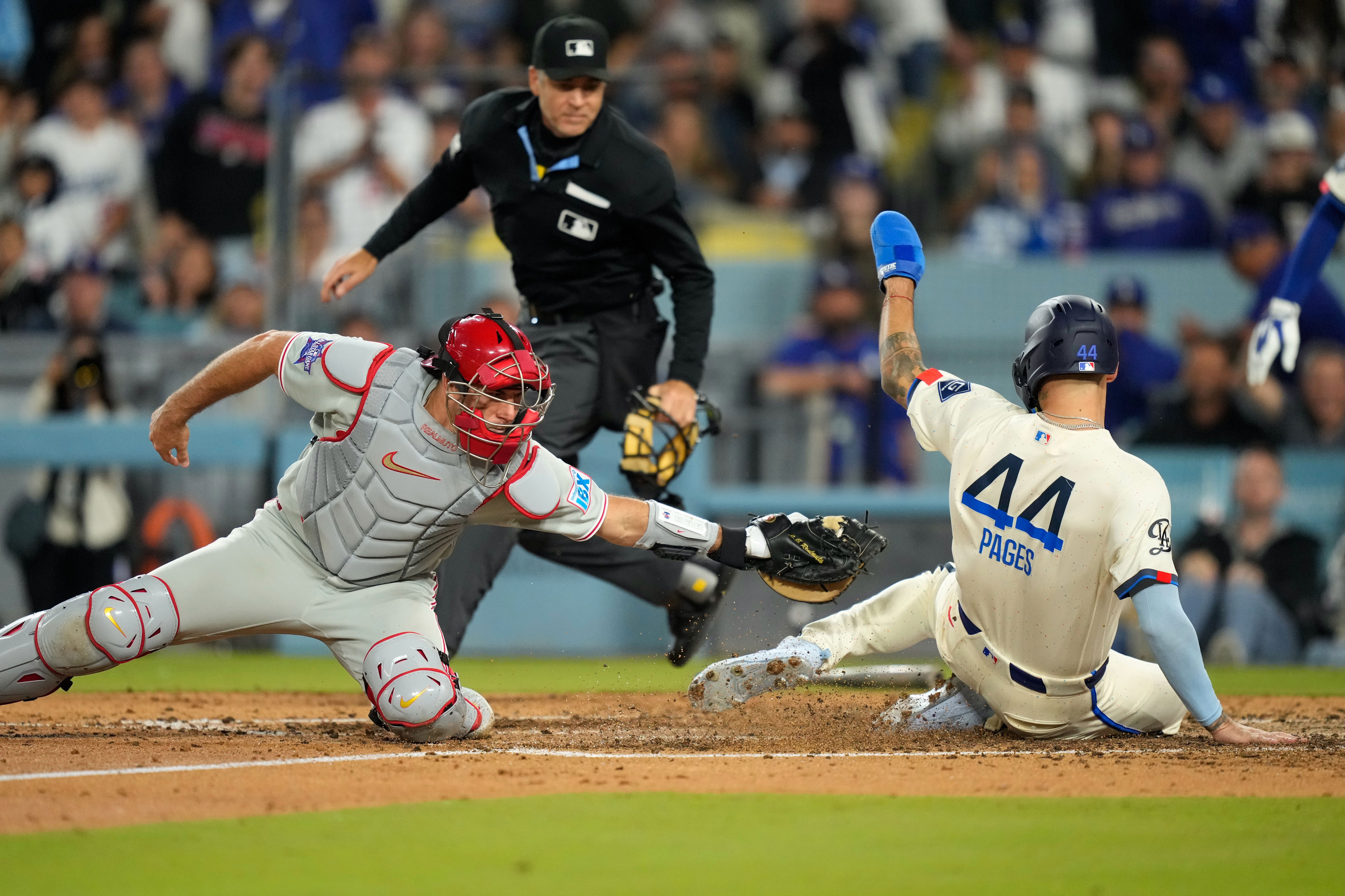 Phillies C Realmuto exits loss vs. Dodgers with left wrist contusion ...
