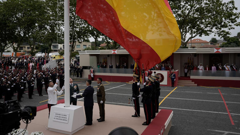 ¿Qué diferencia hay entre el Día de las Fuerzas Armadas y el 12 de octubre?