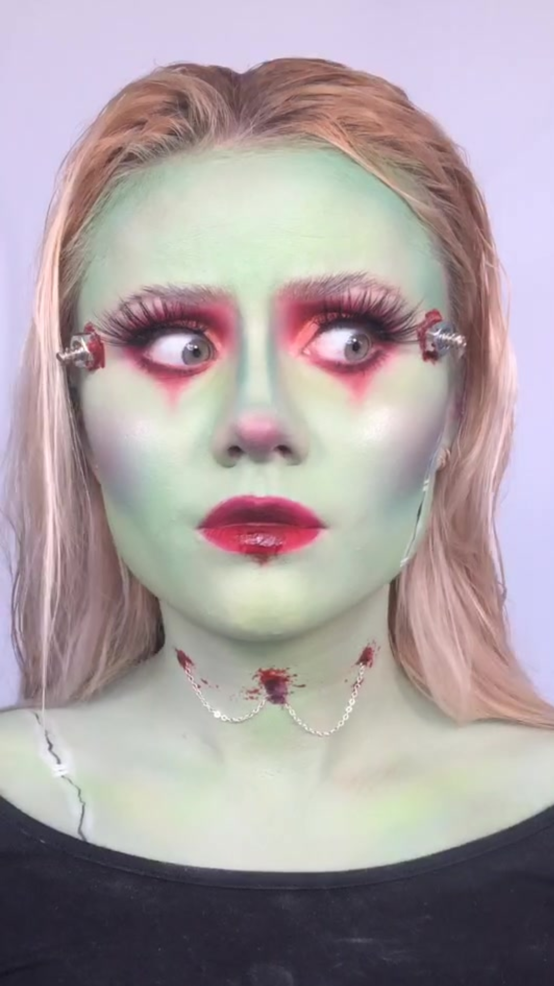 The editing secret behind this viral transition moment