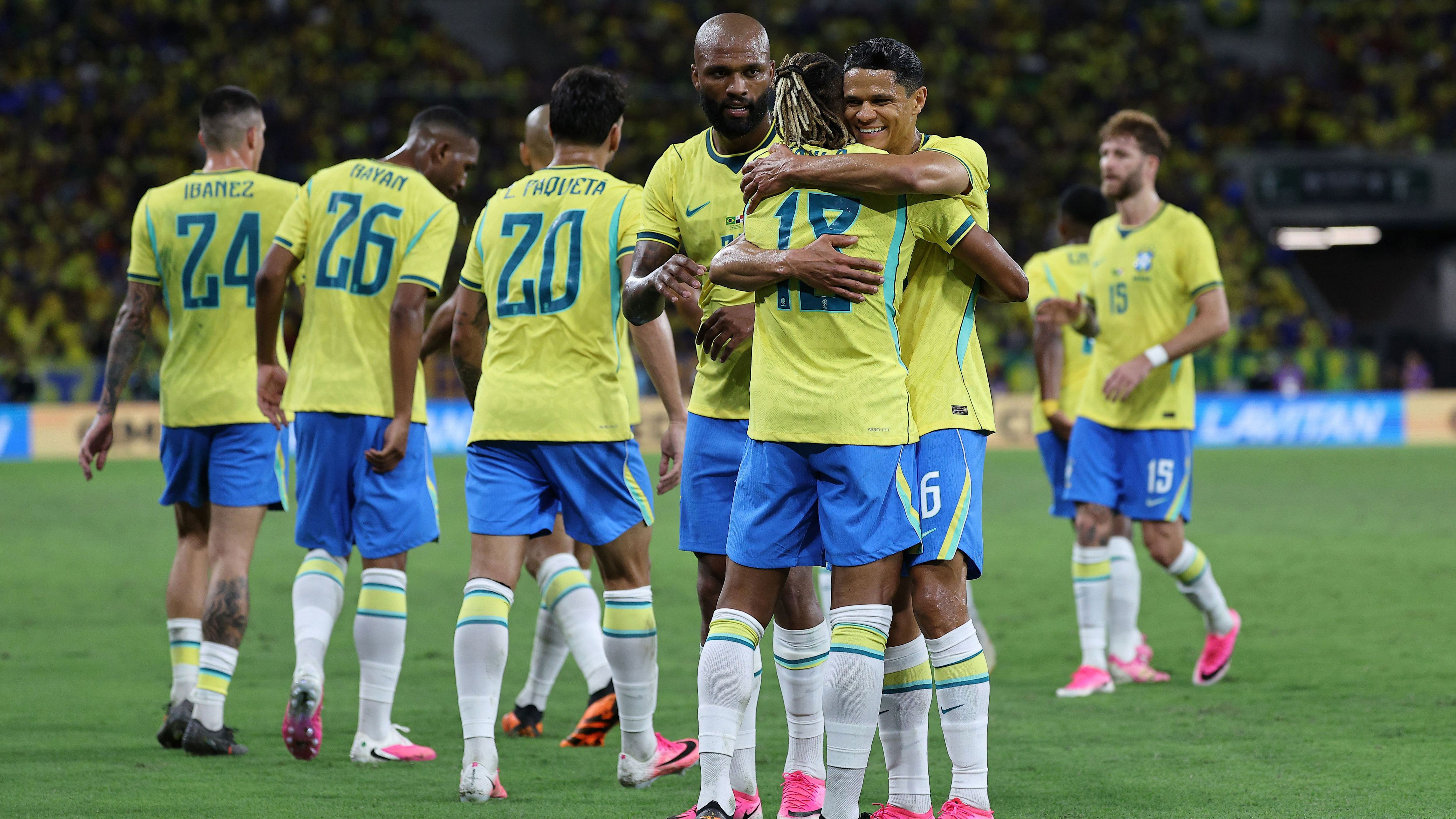 Reservas brilham, Brasil goleia Panamá e faz festa com a torcida antes ...