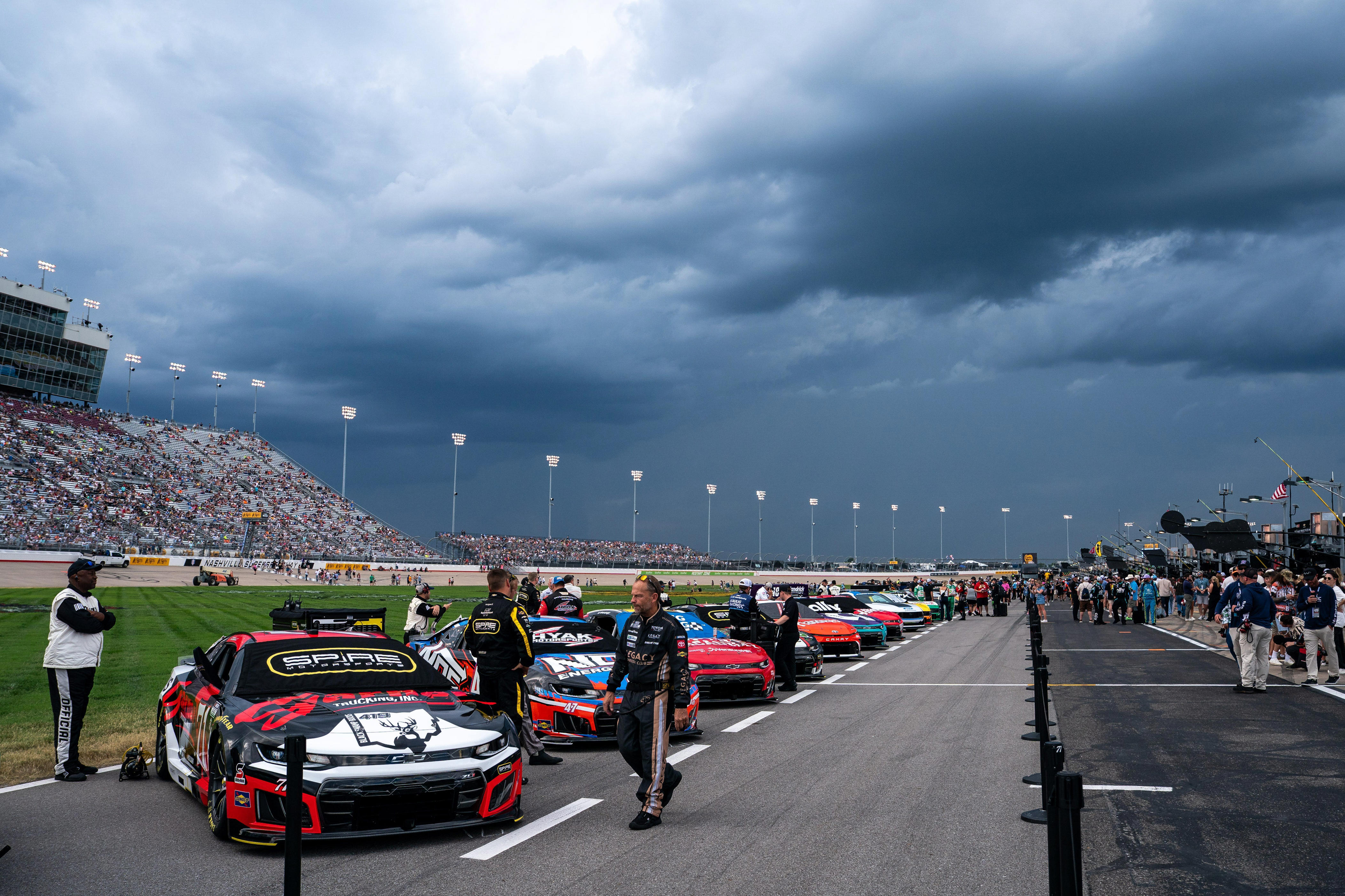 NASCAR in rain delay for Cup Series race at Nashville in 2026