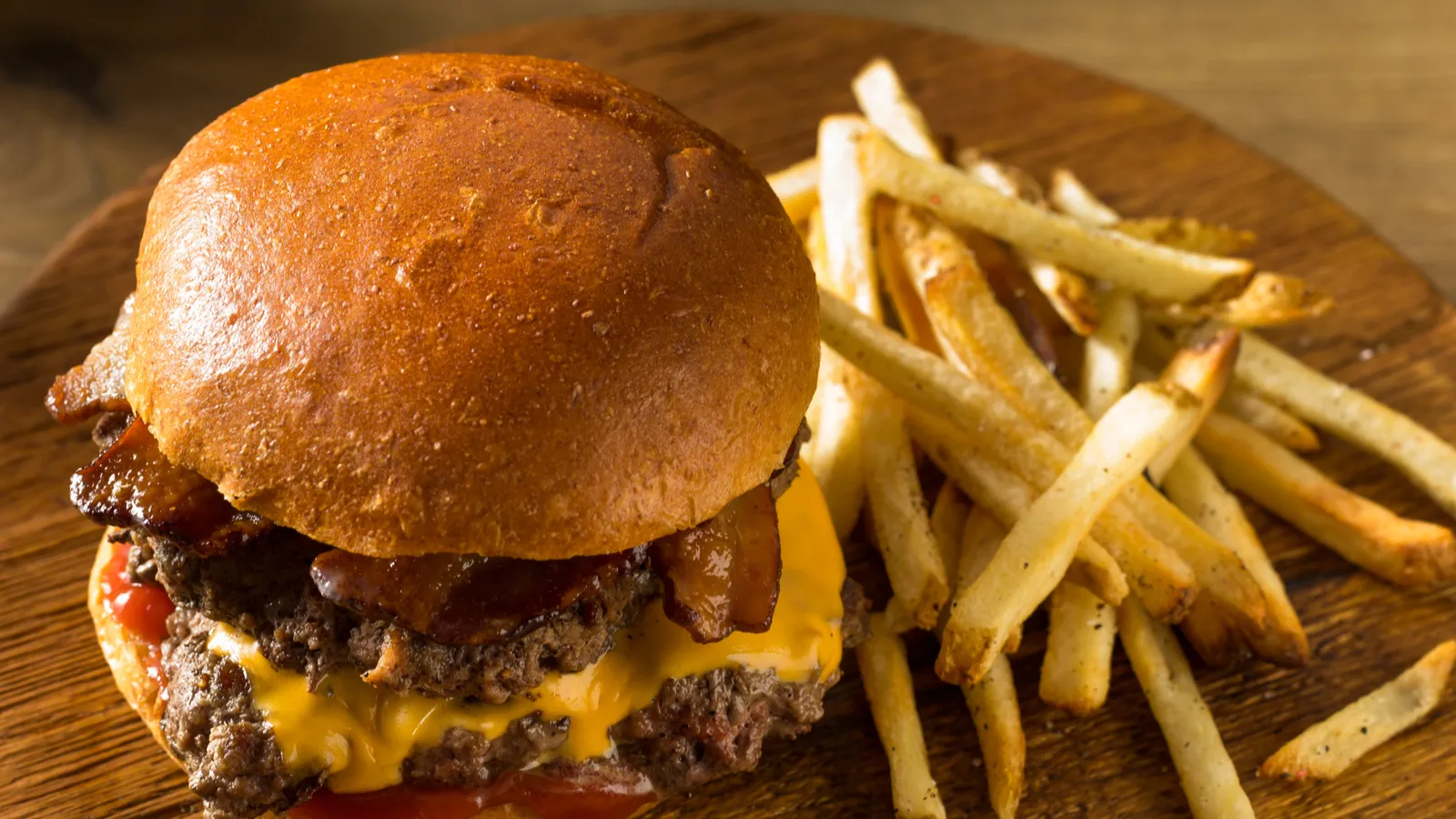 Whataburger fans are bringing back the discontinued Chop House Burger ...