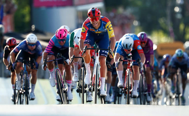Vingegaard wins Giro d'Italia to complete Grand Tour set