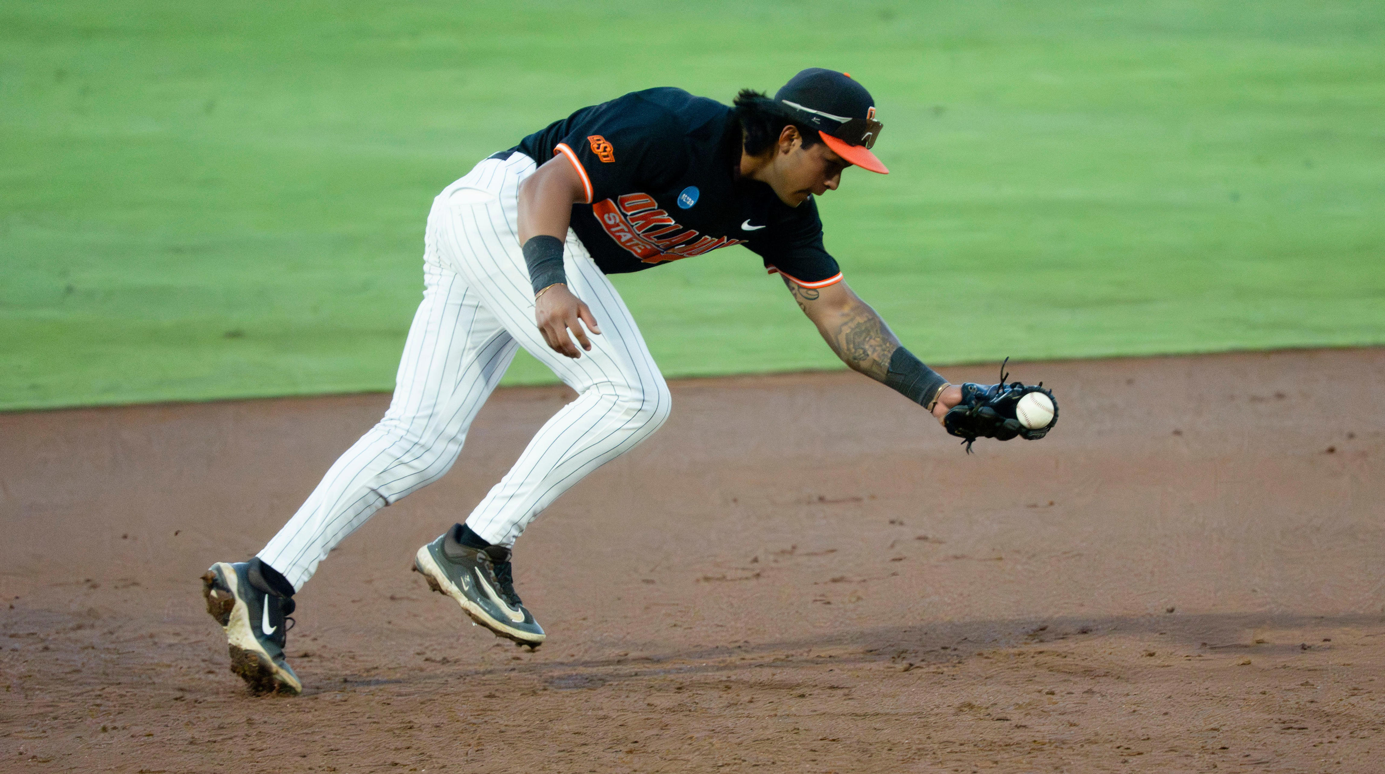 Oklahoma State baseball vs Alabama live score updates from NCAA tournament
