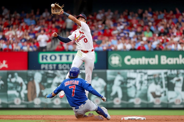 Liberatore and Dobbins pitch the Cardinals to a 5-1 victory over the Cubs