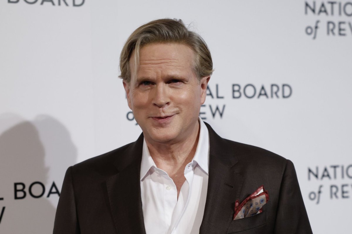 Cary Elwes loved his Tommy Bahama wardrobe in 'MIA.'