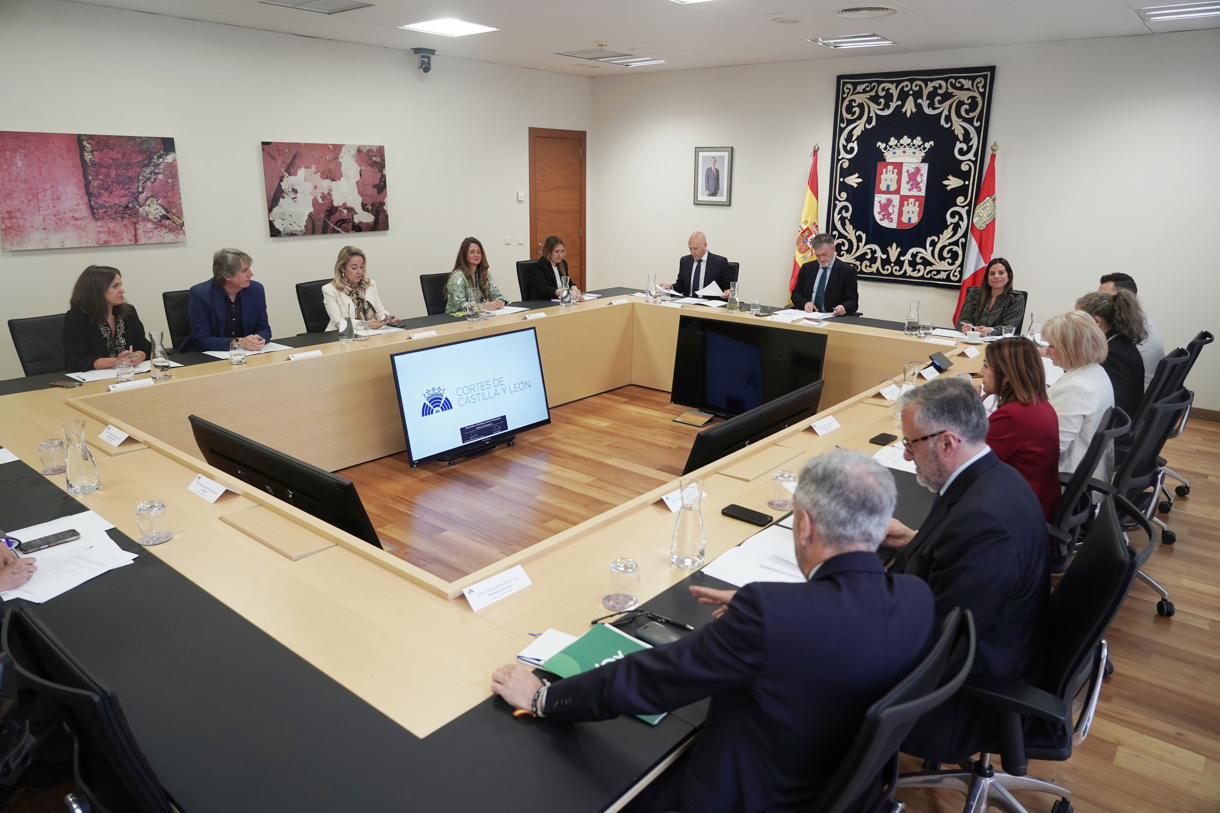 Las Cortes congelan en CyL a los partidos el dinero y limitan su gasto ...