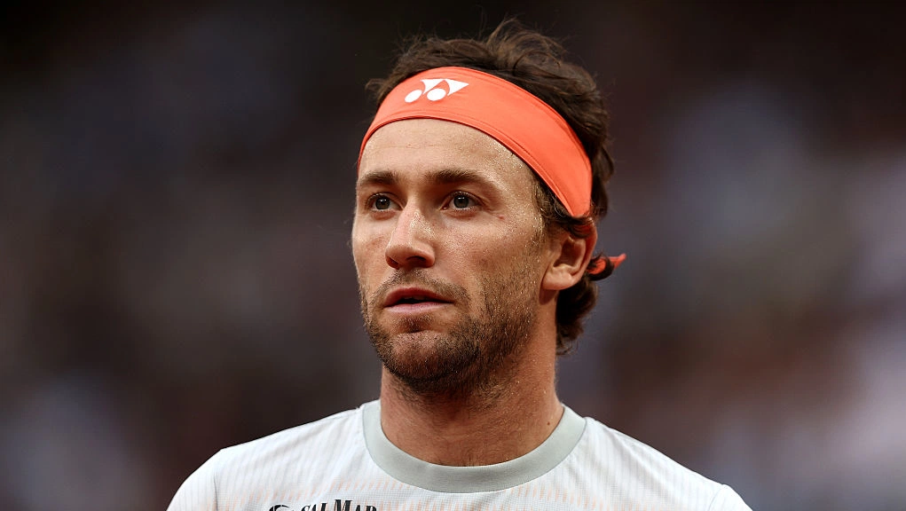 Fonseca beats Ruud amid French Open line call row