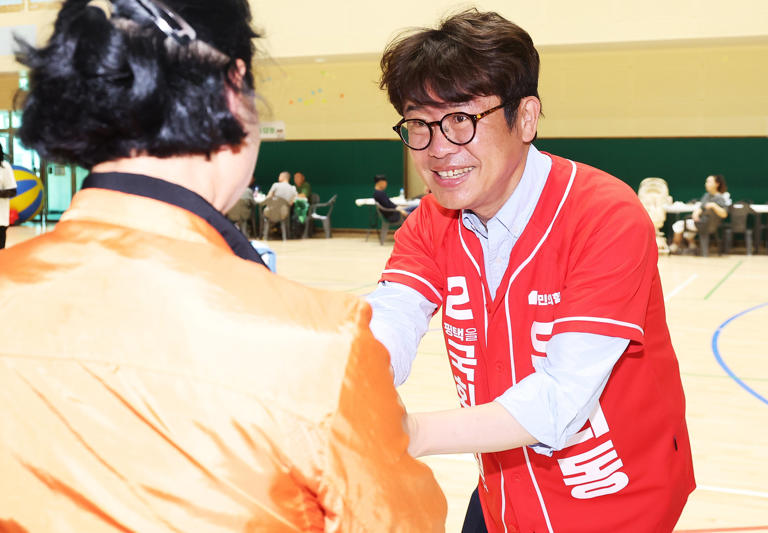 Hwang Kyo-ahn's attacks stall Pyeongtaek conservative unification
