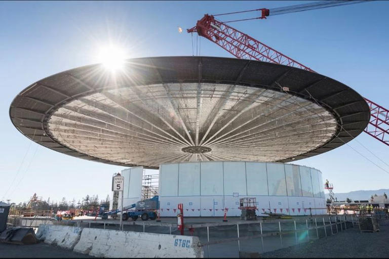 Inside Apple's enormous $5 billion, 2.8-million-square-foot HQ that has ...