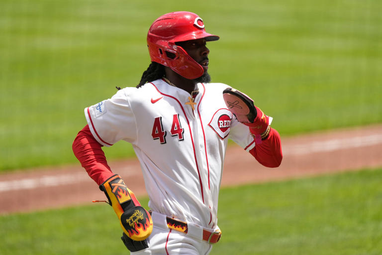 Elly De La Cruz to undergo MRI after hamstring injury, fans react