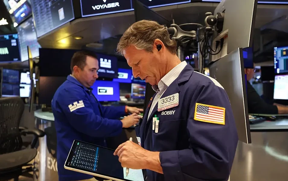 Wall Street forecasts 14.7% S&P 500 gain despite risks