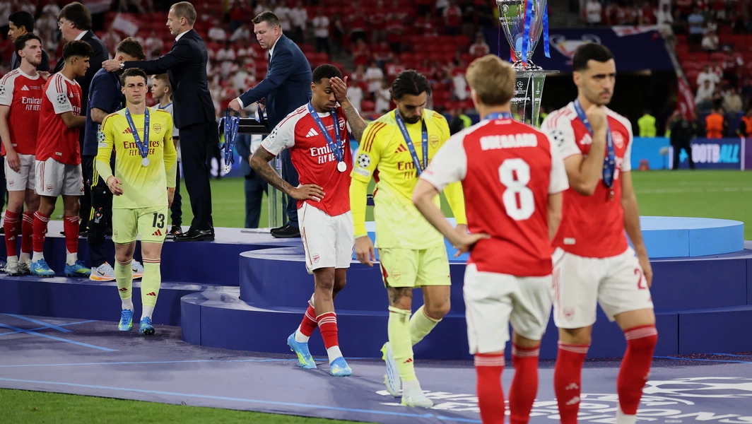Chelsea set to sign McCabe from Arsenal amid rivalry jabs
