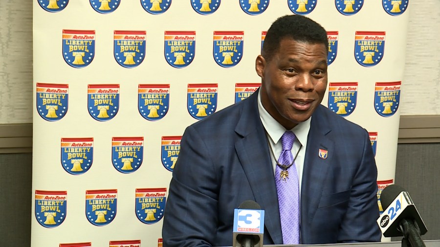 Herschel Walker earns AutoZone Liberty Bowl’s Distinguished Citizen Award