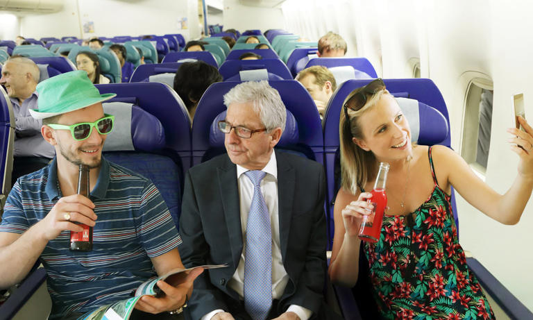 The morning poll: Is a blacklist for rowdy air passengers a good idea?