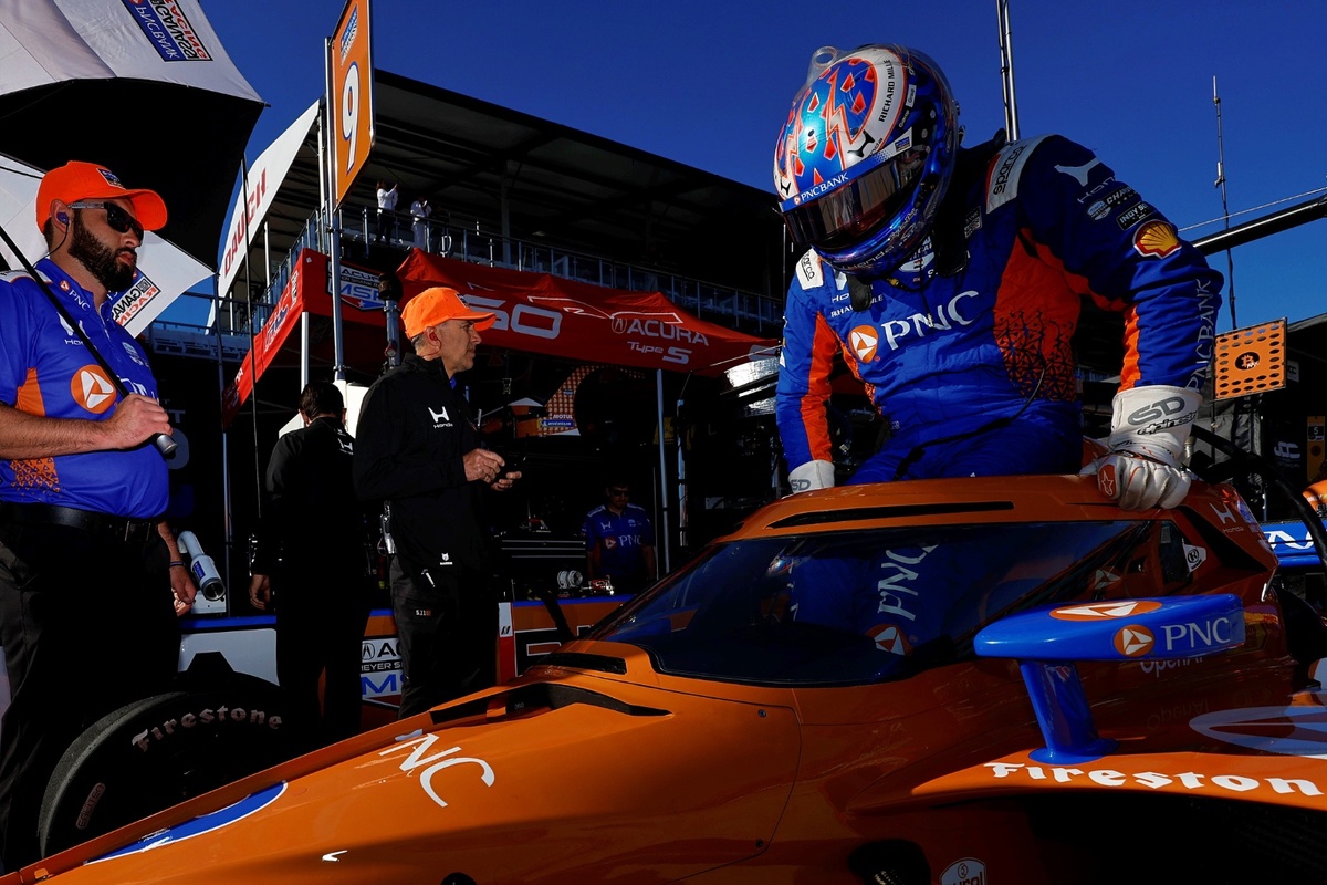 Scott Dixon suffers "another joyous hybrid failure" in Detroit