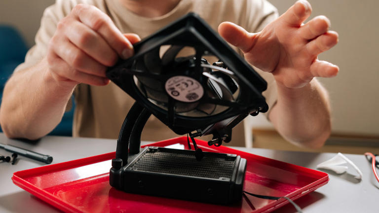 5 disadvantages of liquid cooling you need to know about