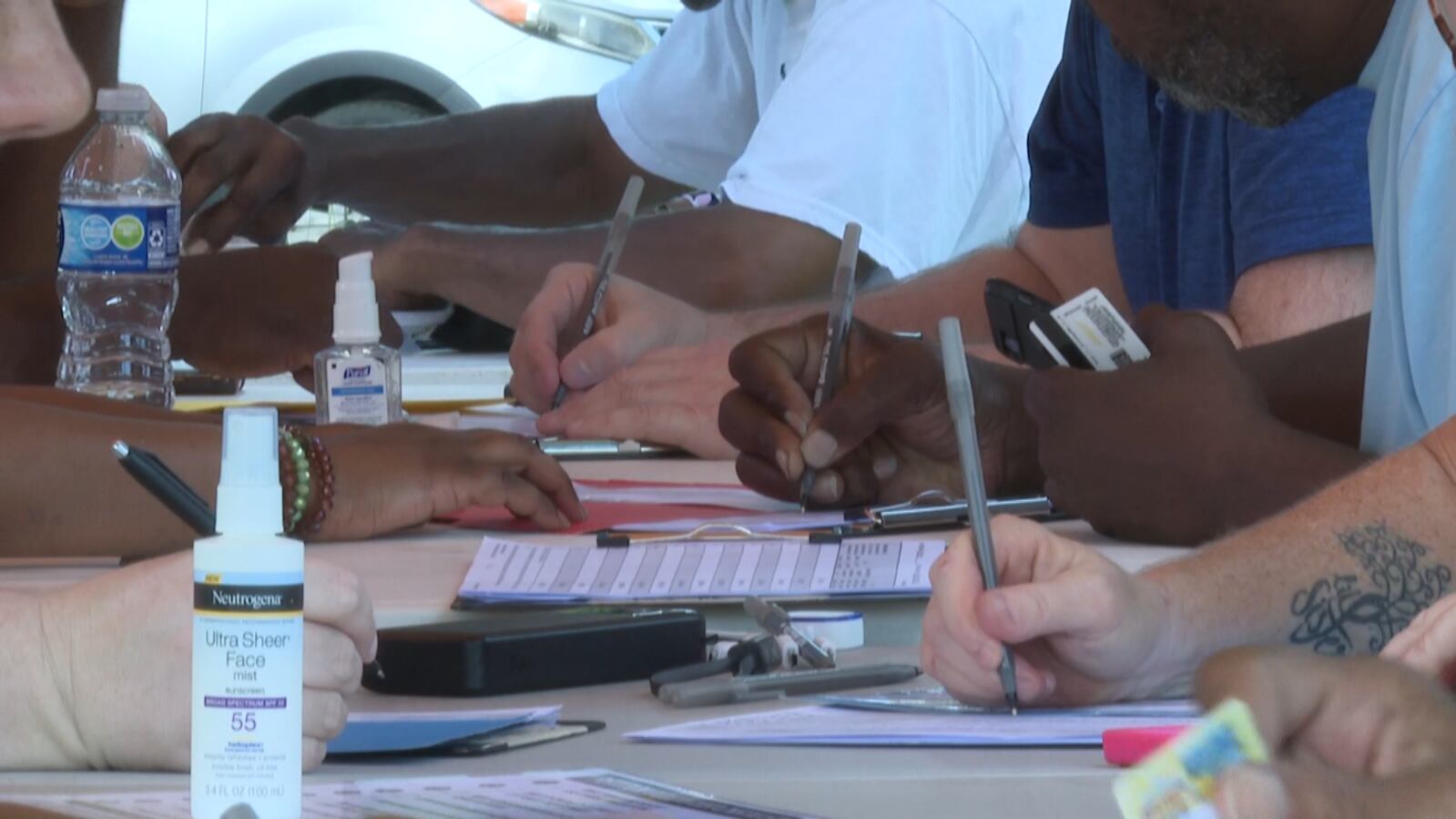 Gov. Landry recall signature drive held in Alexandria; LAGOP responds ...